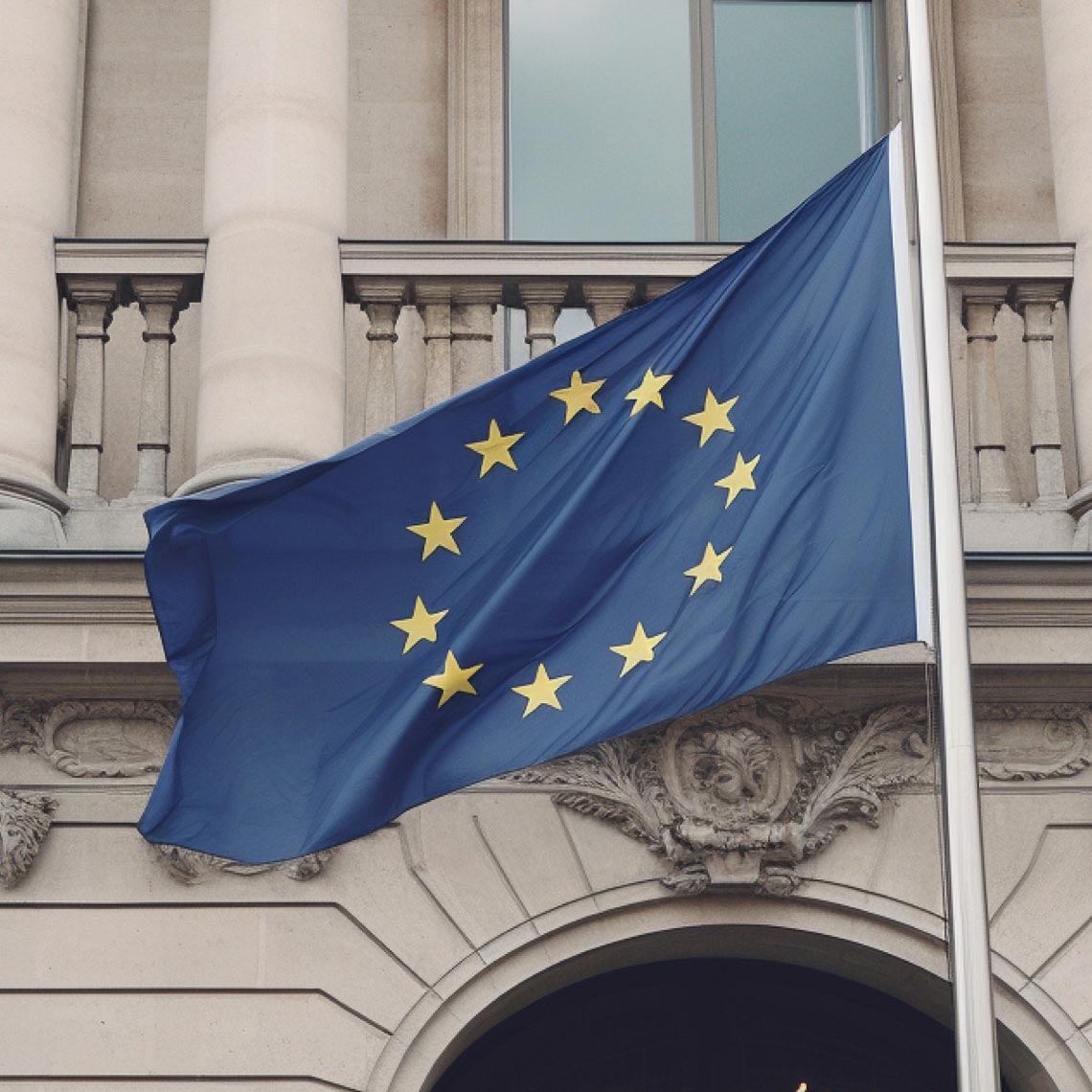 Glass: Balancing the Present and the Future